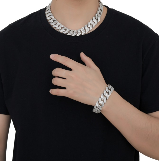 Custom Cuban Link Chain at JR Fashion Accessories